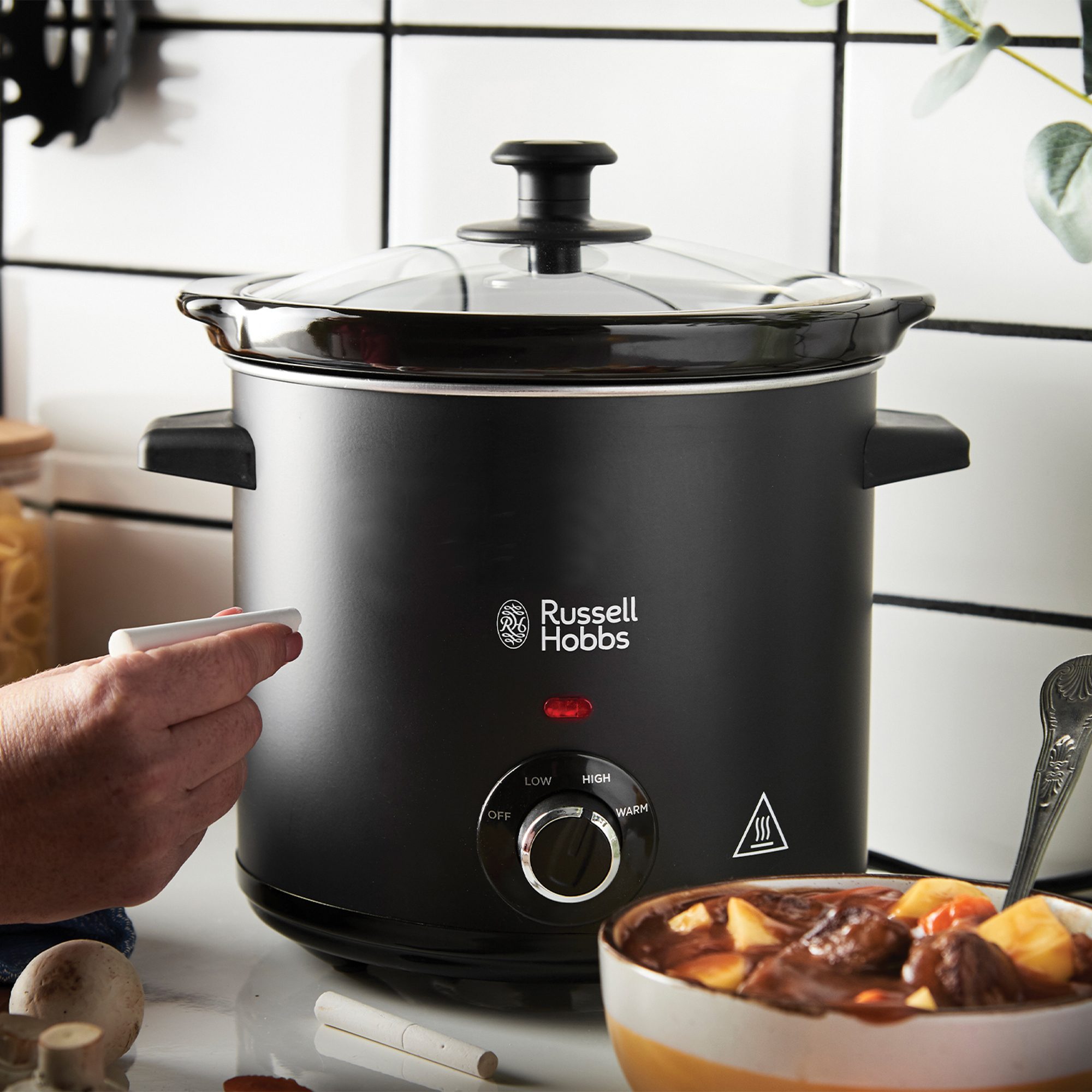 R/HOBBS Russell Hobbs Slow Cooker Black 3.5L - Fryers & Slowcookers