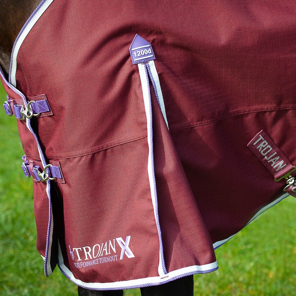 Trojan Xtra Lightweight Turnout Rug Burgundy - Horse Rugs