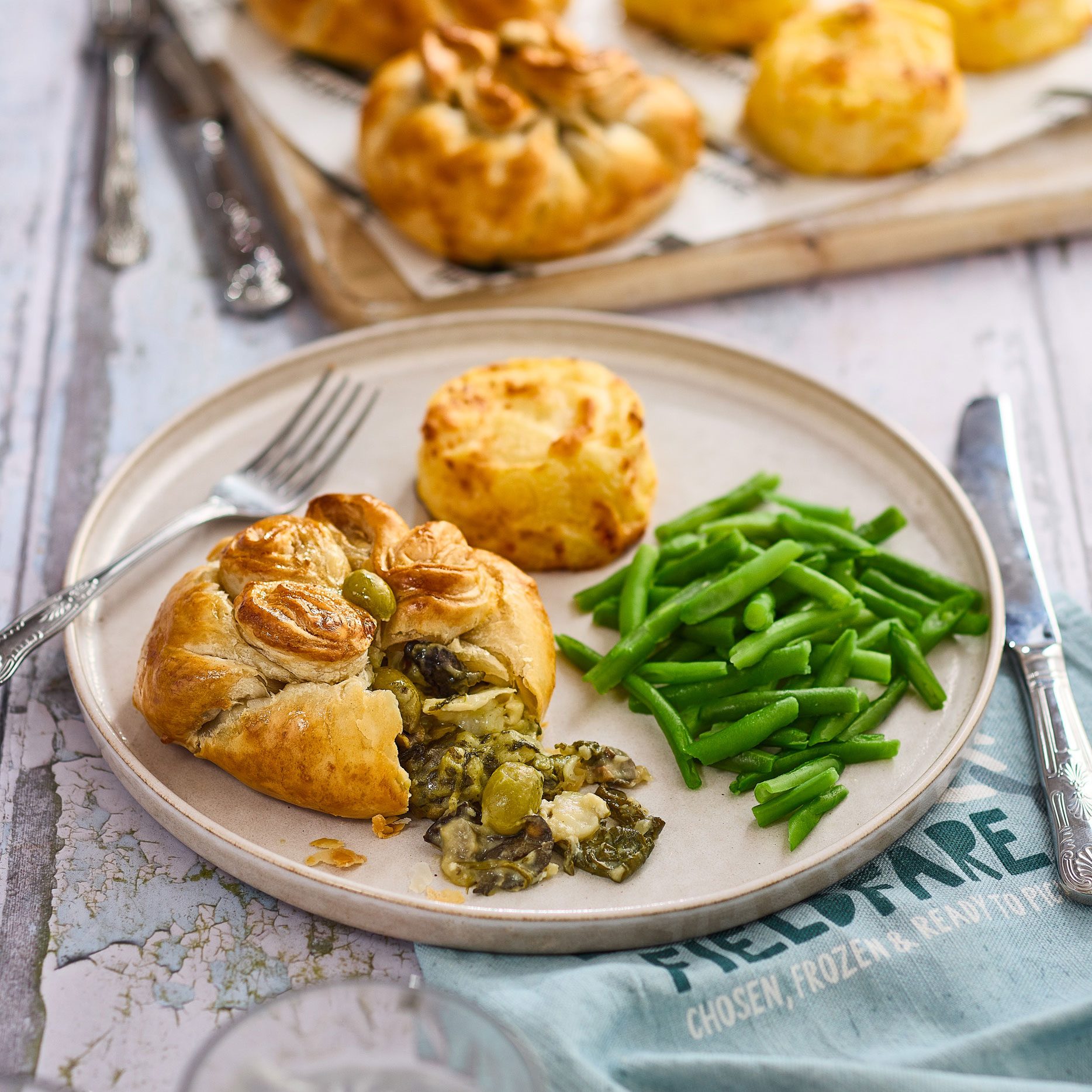 FIELDFAR Field Fare Frozen Spinach, Goat's Cheese & Olive Pastry Purse ...