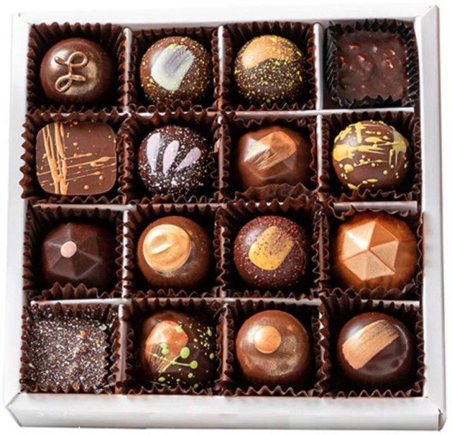 Chococo Festive Collection Box Of Chocolates - Confectionary - Mole Avon