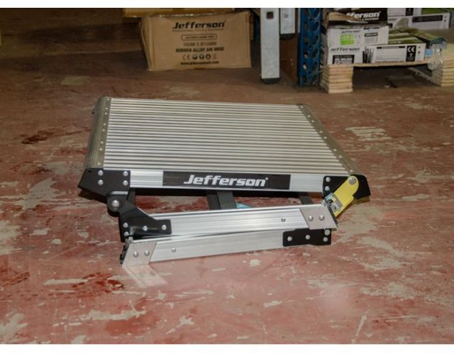 Jefferson Tools Jefferson Wide 2 Tread Aluminium Work Platform - Ladders